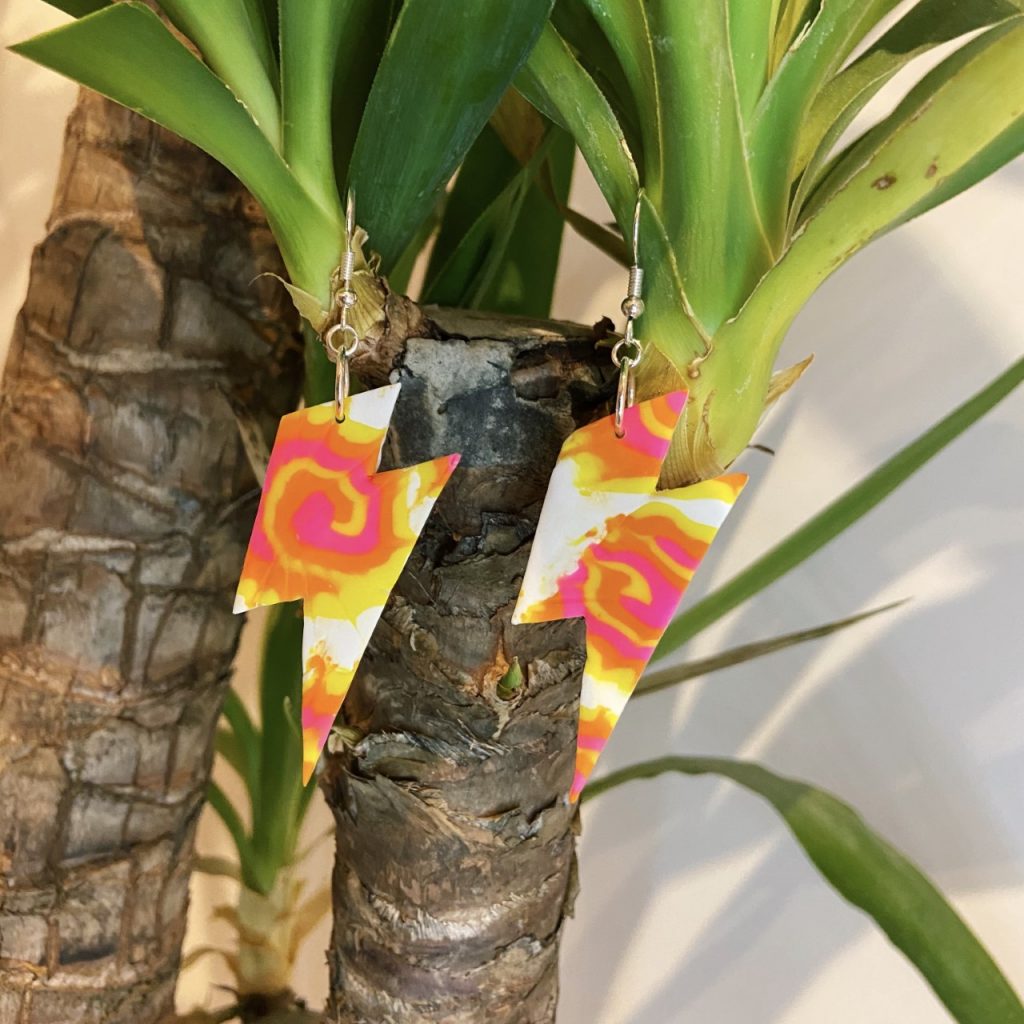 TIE DYE LIGHTNING BOLTS – That Funky Feeling